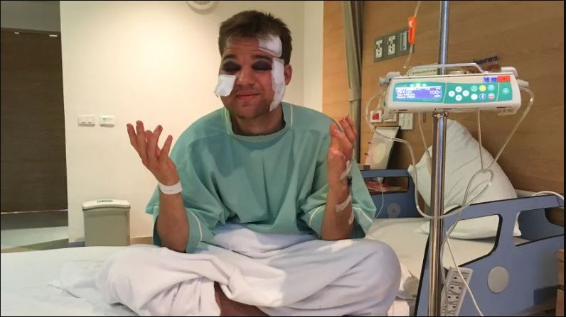 Estuvo al borde de la muerte y decidió empezar desde cero viajando por ...