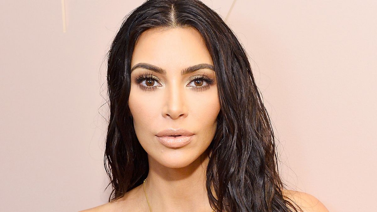 Kim Kardashian explicó cómo cubre la psoriasis en sus piernas