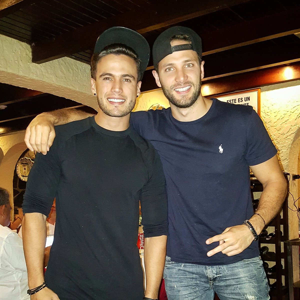 Gabriel Coronel Y Su Novia