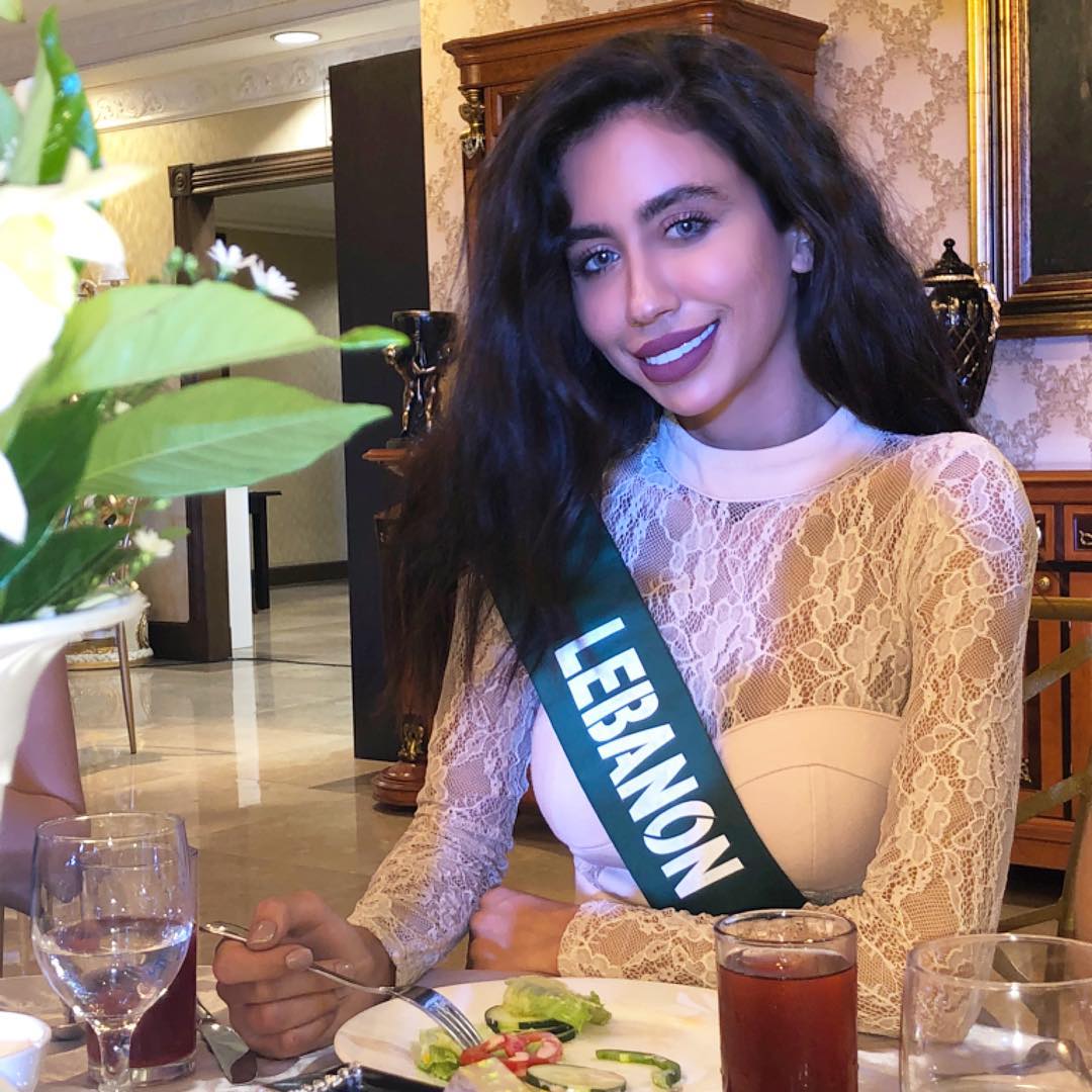 Por esta foto expulsaron a Miss Líbano del Miss Earth 2018