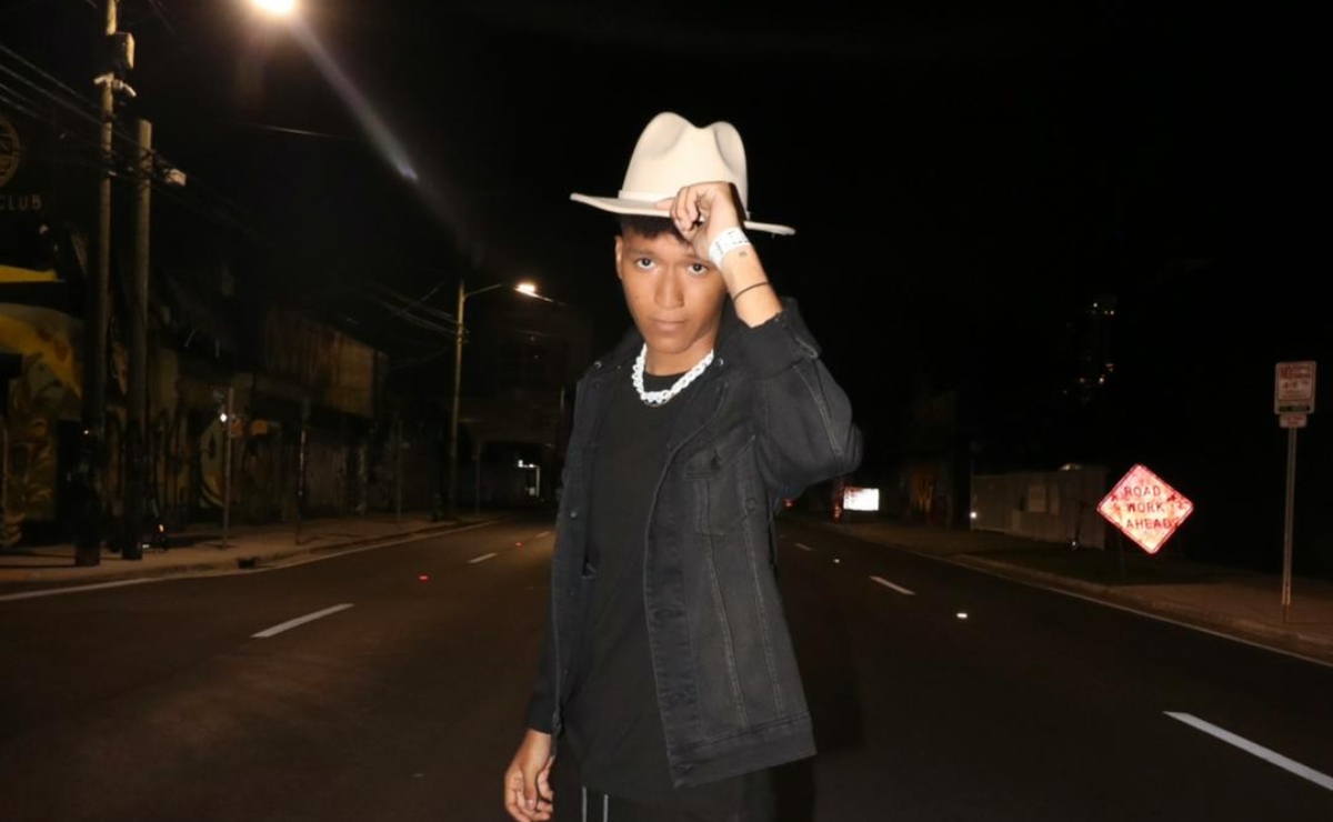 Chris Riquez y sus videos virales en el ojo de la internacionalización