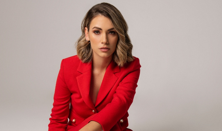 Laura Chimaras celebra 20 años de carrera artística