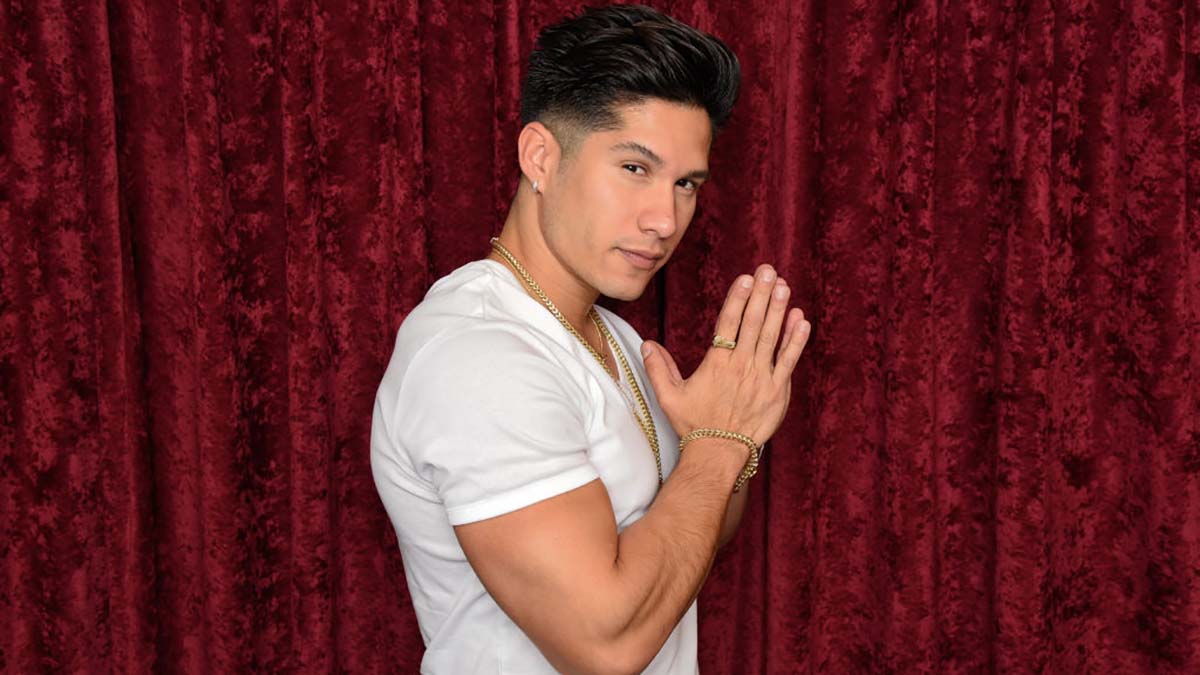 Revelan imágenes inéditas de Chyno Miranda y su novia