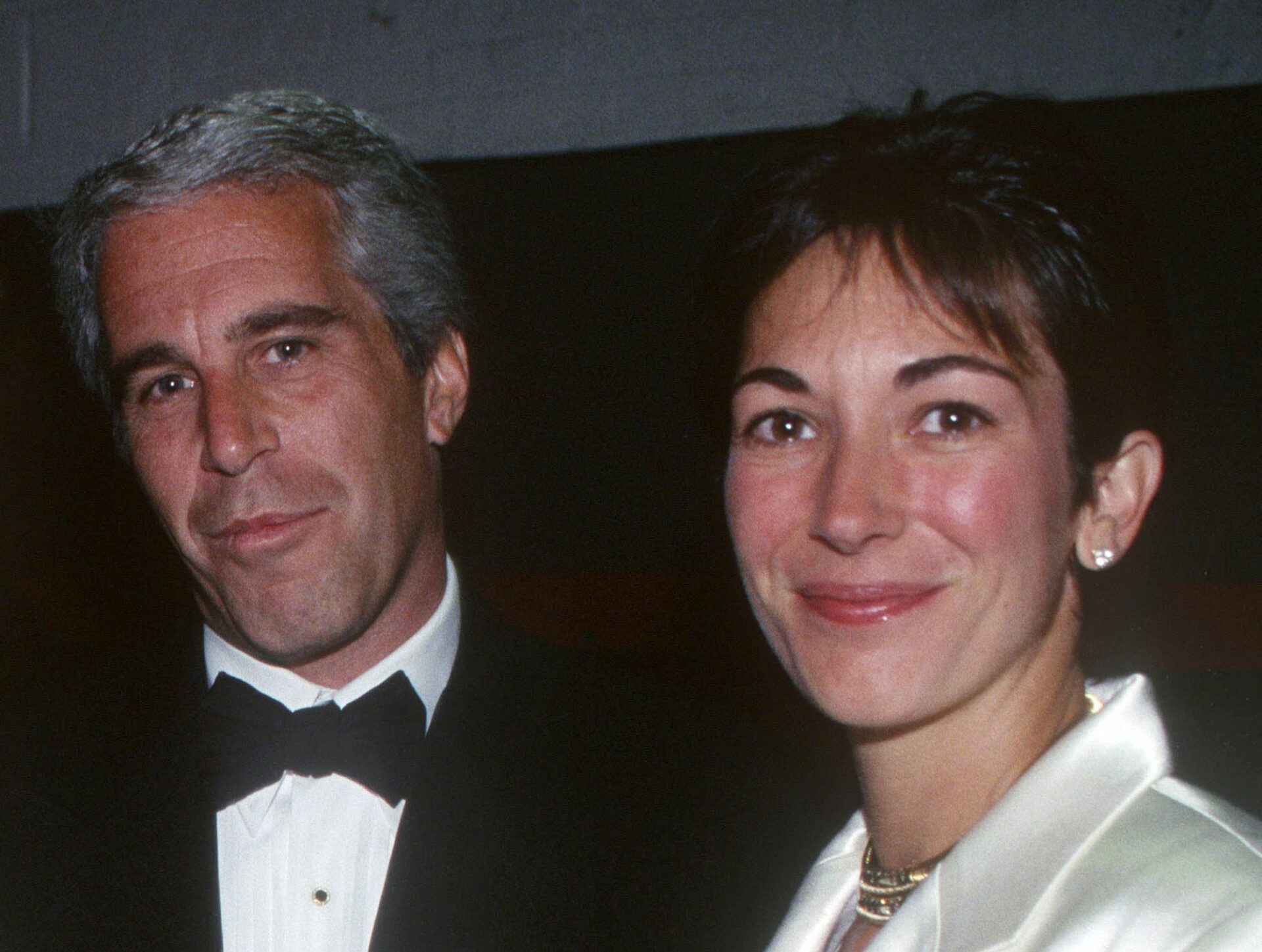 Ghislaine Maxwell fue sentenciada a 20 años de prisión por tráfico ...