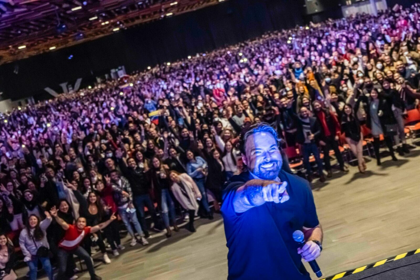 Tras una exitosa gira por Suramérica, George Harris regresa a Miami con ...