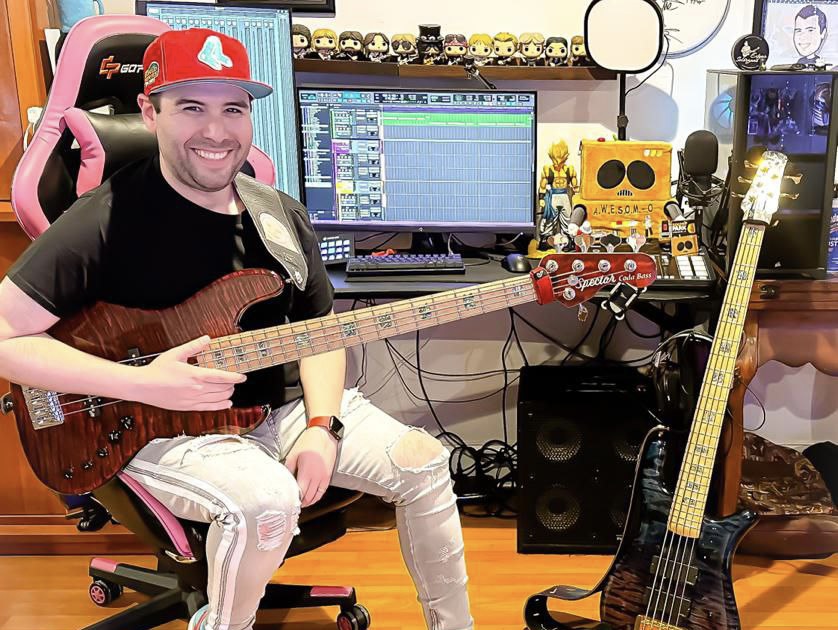 Bajista Edgar Solórzano celebra sus 22 años de vida artística con "One"