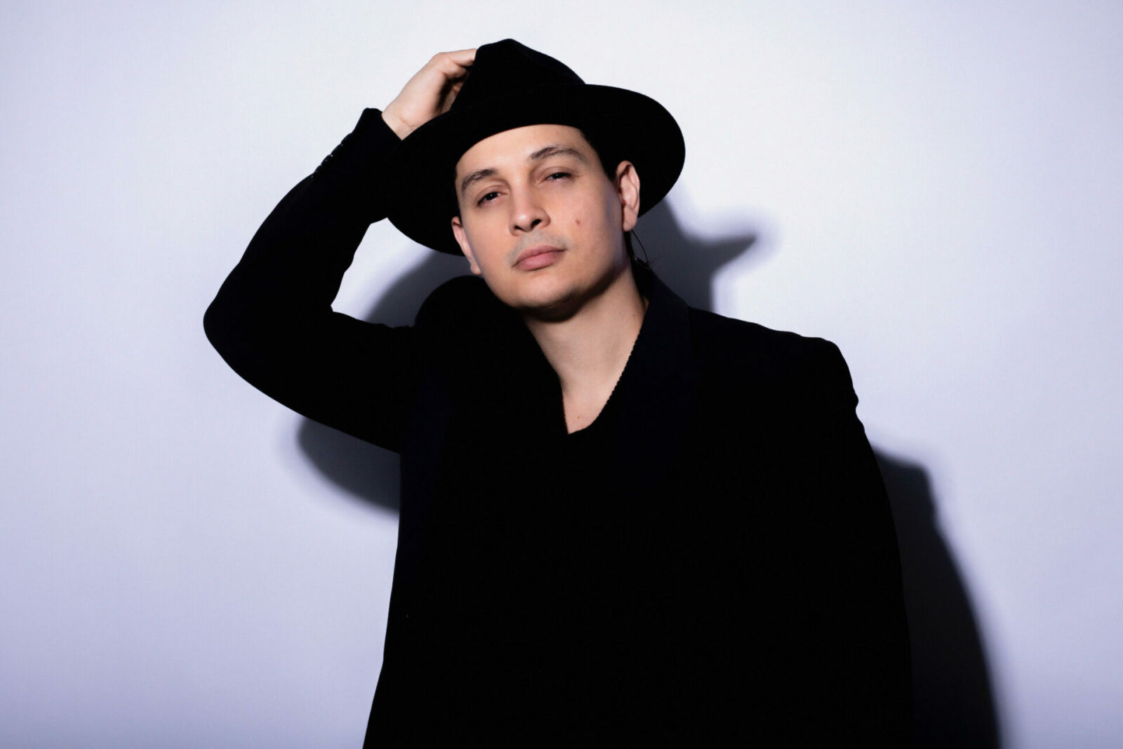 Víctor Drija se une al elenco del nuevo proyecto de Venevisión