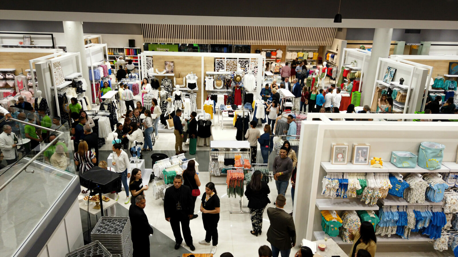 Para el hogar y la familia entera, esta tienda volvió a abrir sus ...