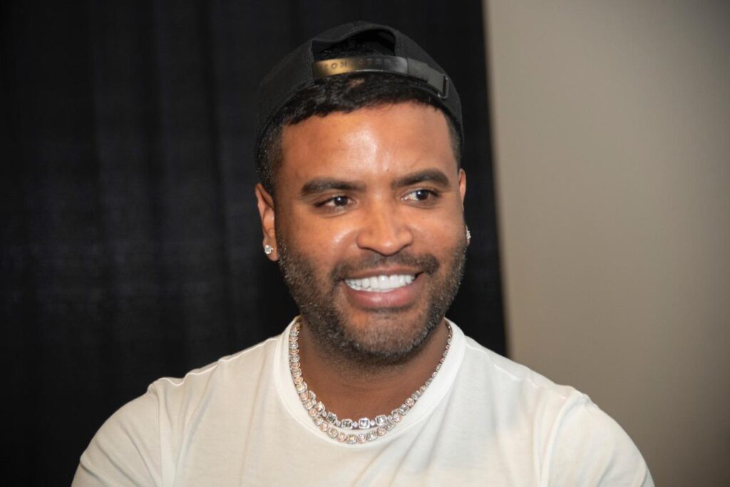 Zion también es actor y compartió el trailer de la nueva película en la ...