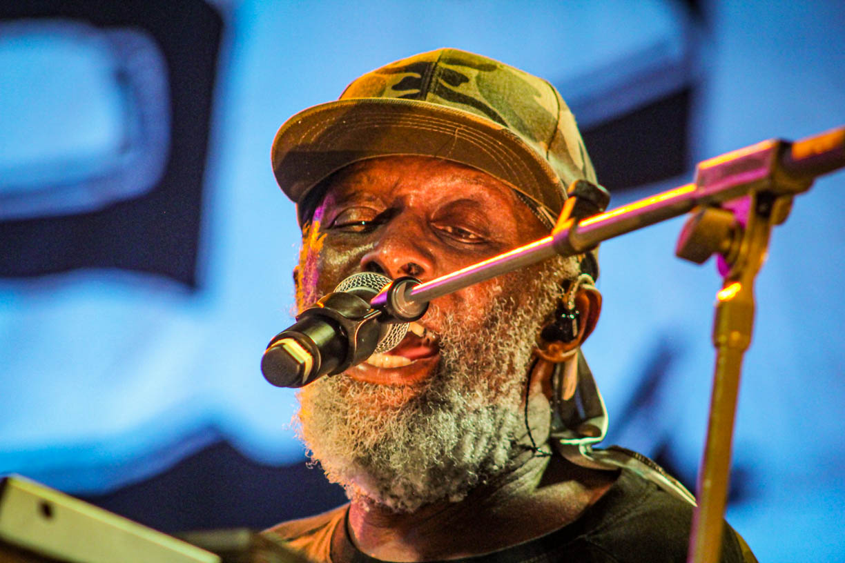 Steel Pulse inundó a la concha acústica con good vibes
