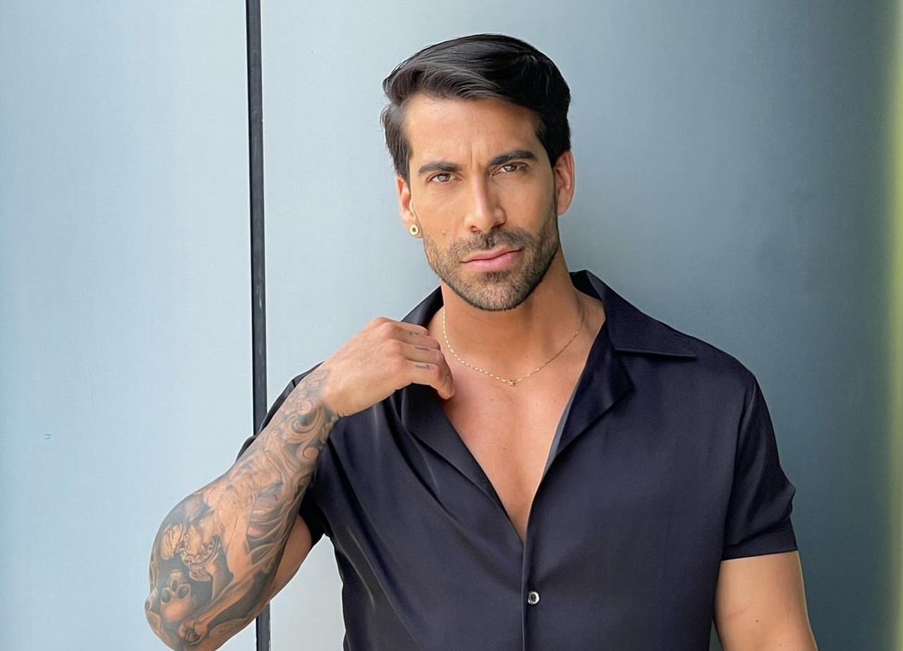 ¿Sin pudor? Adrián Lara se mostró en un momento íntimo