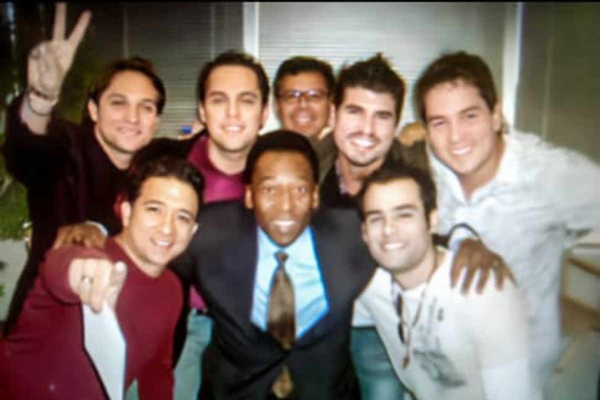 Hirvin Flores repite historia con "Si Tú Me Faltas": Un nuevo éxito en el Record Report junto a ...